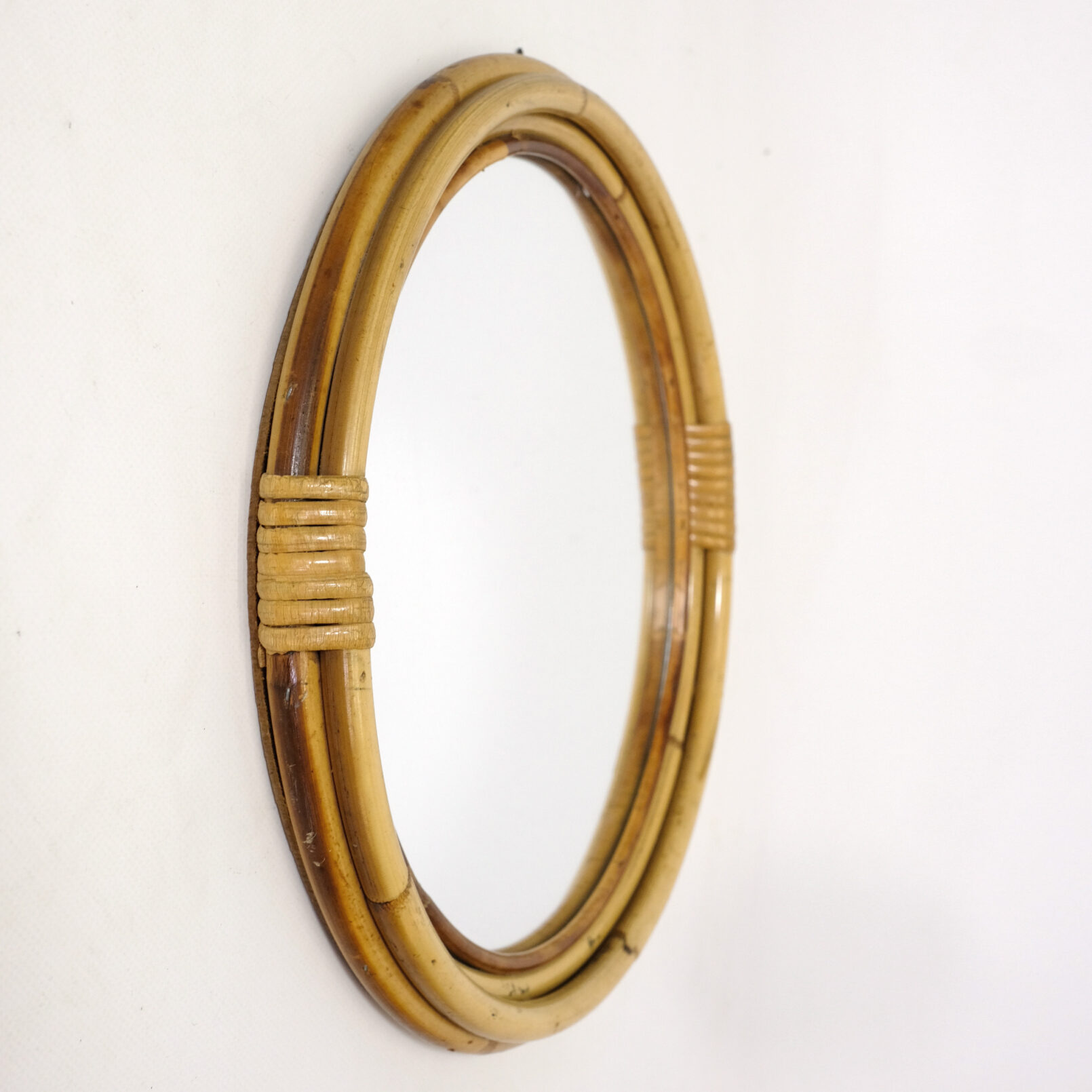 Little round bamboo mirror from the 1970s, 37cm. — LampAndCo